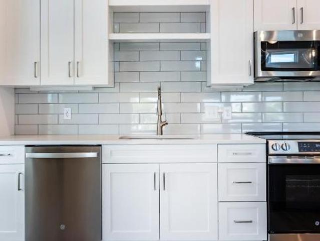 Studio, 1 bath, Apartment 255 E Chatham St