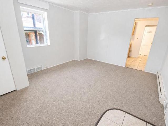 Studio, 1 bath, Apartment 2615 Shady Avenue
