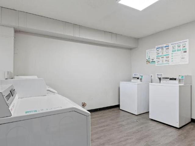 Studio, 1 bath, Apartment 2820 Airport Hwy