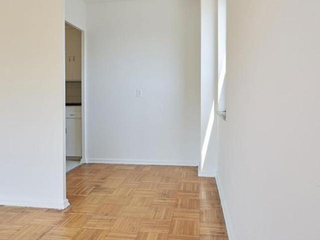 Studio, 1 bath, Apartment 291 Avenue Road