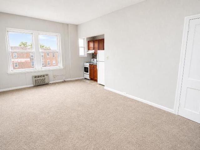 Studio, 1 bath, Apartment 300 Melwood Avenue