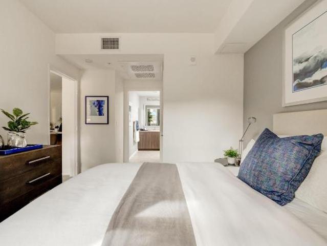 Studio, 1 bath, Apartment 300 N Beaudry Avenue