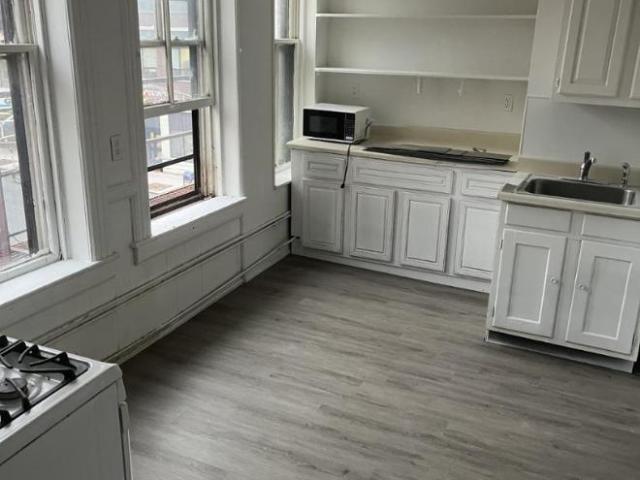 Studio, 1 bath, Apartment 301 High Street