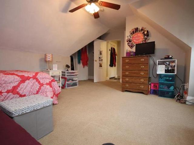 Studio, 1 bath, Apartment 308 North Neville Street