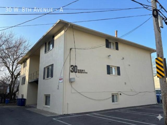 2 Br, 1 bath, Apartment 30 W 8th Avenue