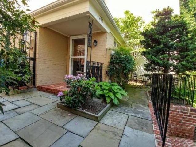 Studio, 1 bath, Apartment 311 A St Ne