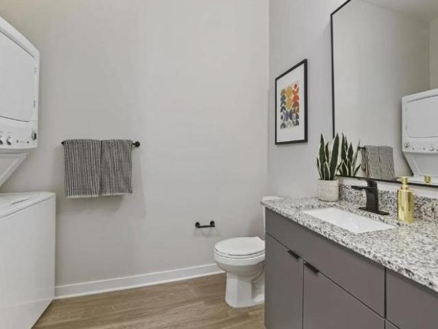 Studio, 1 bath, Apartment 321 W Corporation St