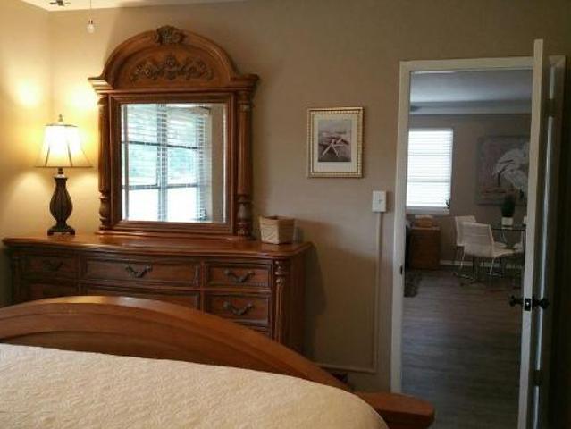 Studio, 1 bath, Apartment 3220 Ne 15th St