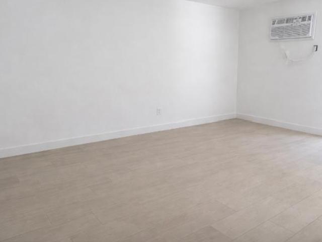 Studio, 1 bath, Apartment 324 South Kenmore Avenue