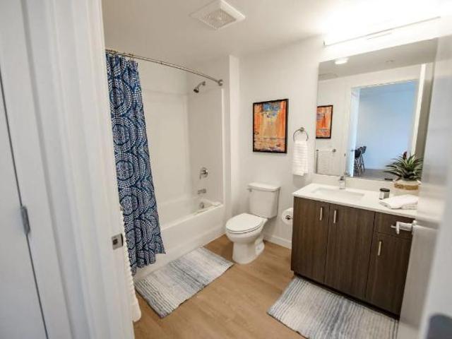 Studio, 1 bath, Apartment 3309 N Mississippi Ave