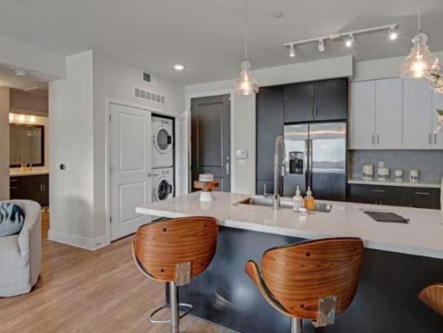 Studio, 1 bath, Apartment 330 E Roosevelt St