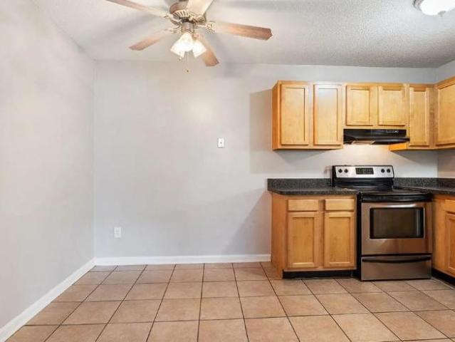Studio, 1 bath, Apartment 3355 W Alexis Rd