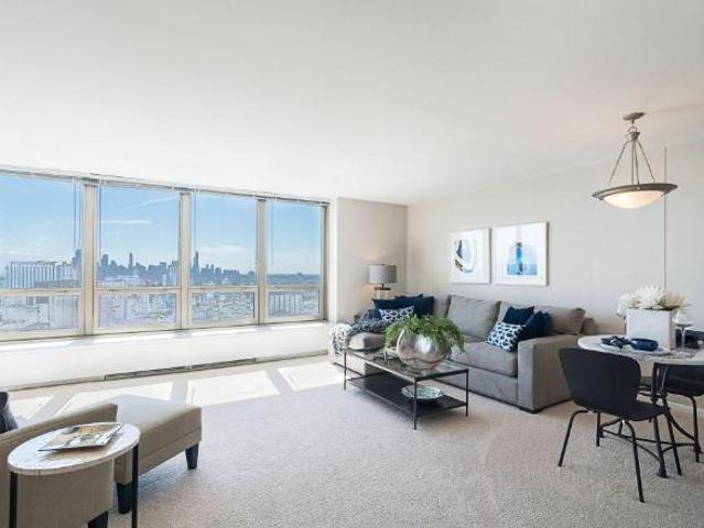 Studio, 1 bath, Apartment 3450 N Lake Shore Dr