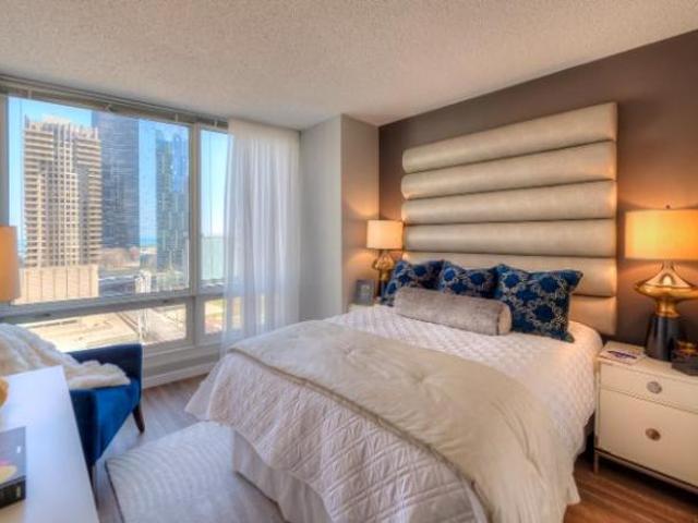 Studio, 1 bath, Apartment 355 E Ohio St