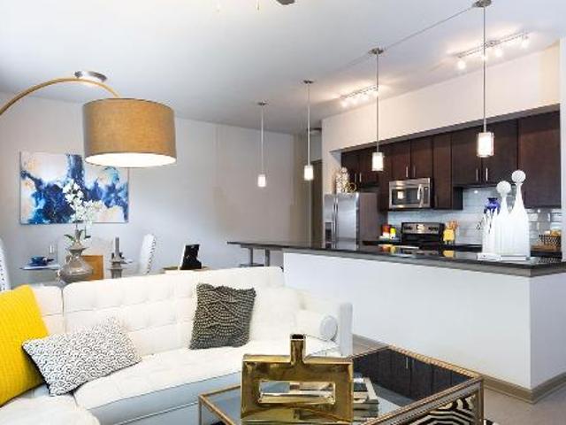Studio, 1 bath, Apartment 3736 Glencoe St