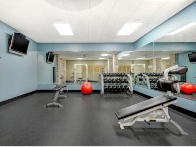 Studio, 1 bath, Apartment 375 E Green St