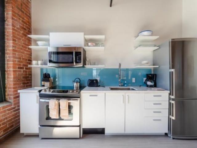 Studio, 1 bath, Apartment 381 Congress Street