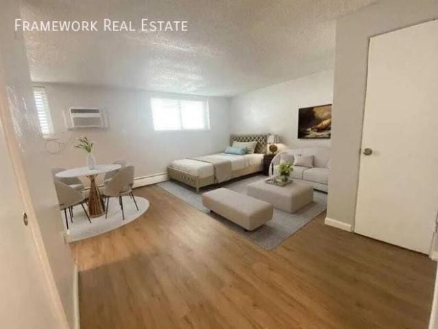 Studio, 1 bath, Condo 1400 Moline St 1400