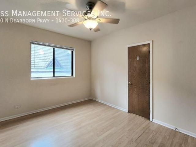 Studio, 1 bath, Condo 1430 N Dearborn Pkwy