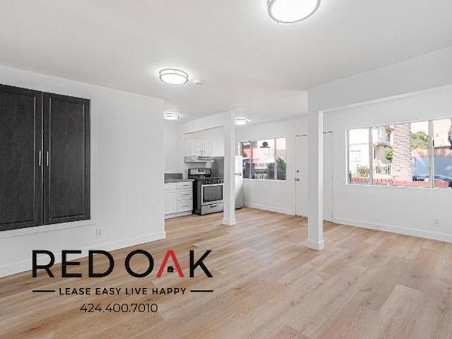 Studio, 1 bath, Condo 1431 N Hobart Blvd