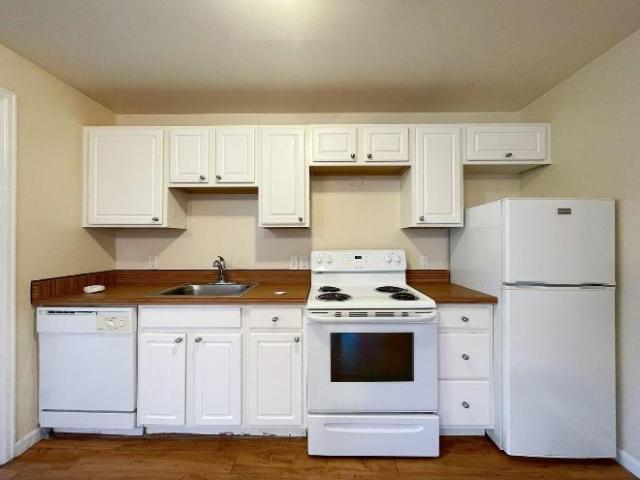 Studio, 1 bath, Condo 1466 Reed Street