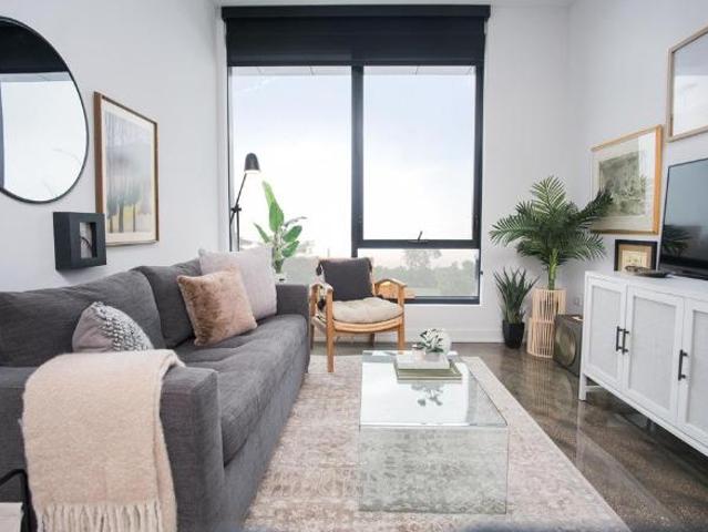 Studio, 1 bath, Condo 1509 W 15th St