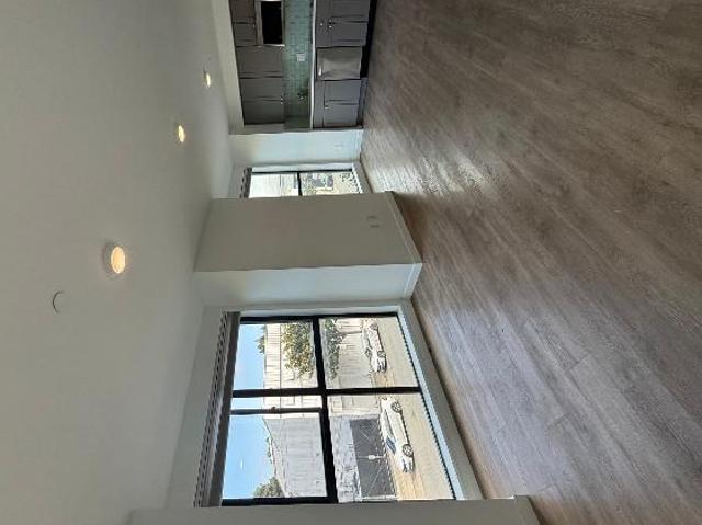 Studio, 1 bath, Condo 1532 Howard St