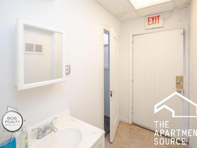 Studio, 1 bath, Condo 1550 West 95th Street