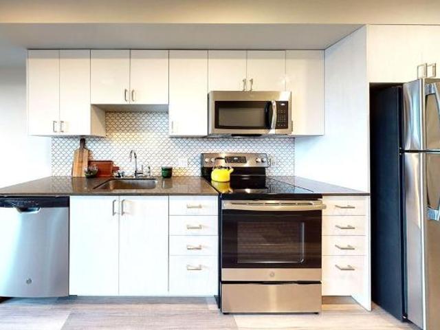 Studio, 1 bath, Condo 1600 Dexter Ave N