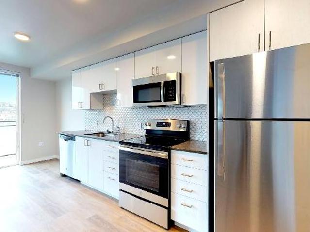 Studio, 1 bath, Condo 1600 Dexter Ave N