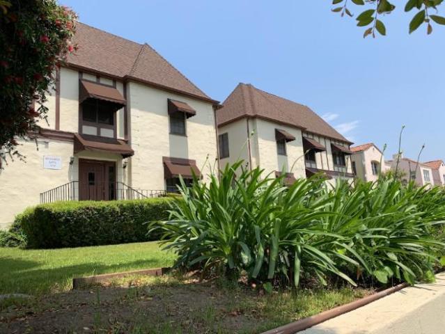 Studio, 1 bath, Condo 1616 Huntington Drive