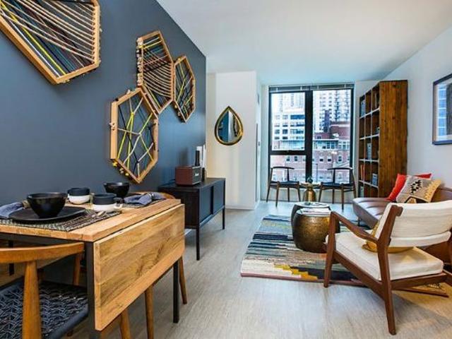 Studio, 1 bath, Condo 165 West Superior St