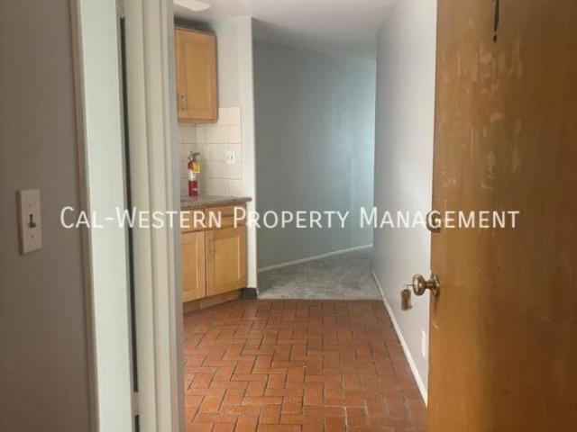 Studio, 1 bath, Condo 1716 De Rose Way