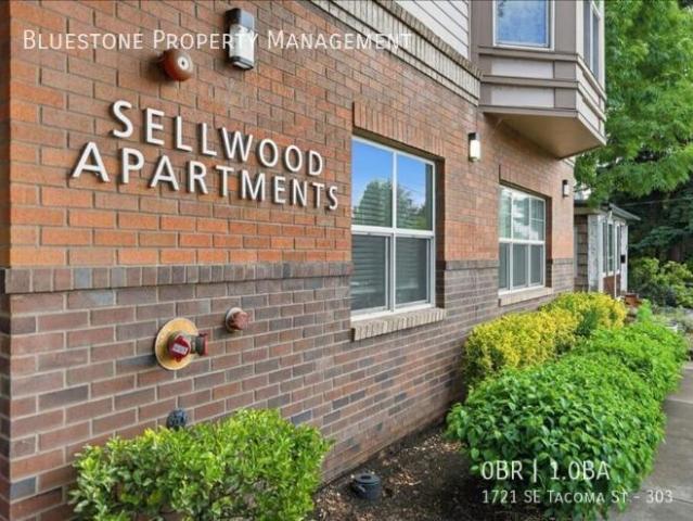Studio, 1 bath, Condo 1721 SE Tacoma St