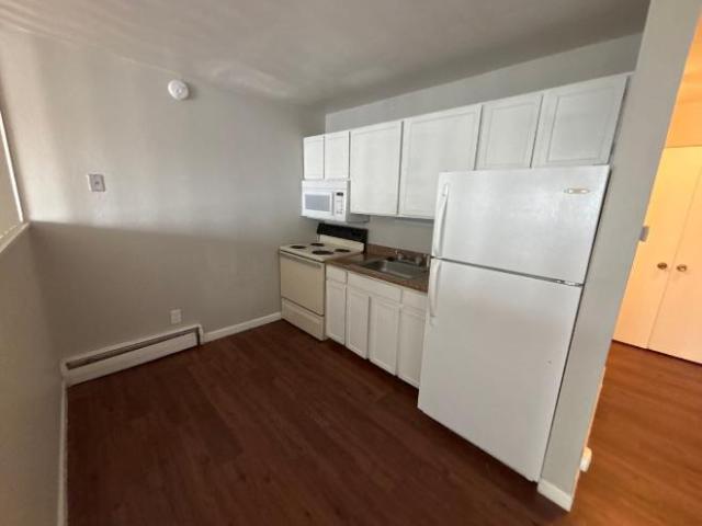 Studio, 1 bath, Condo 1726 Clemson Drive