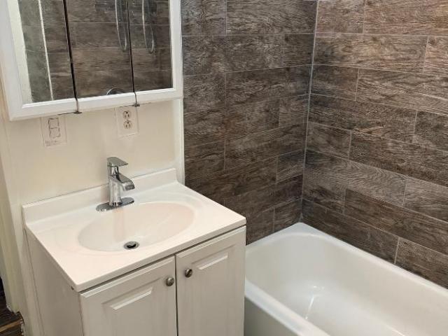 Studio, 1 bath, Condo 1731 W Diamond St