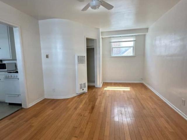 Studio, 1 bath, Condo 1737 N Sycamore Ave