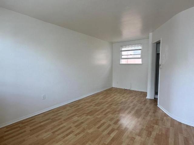 Studio, 1 bath, Condo 1737 N Sycamore Ave