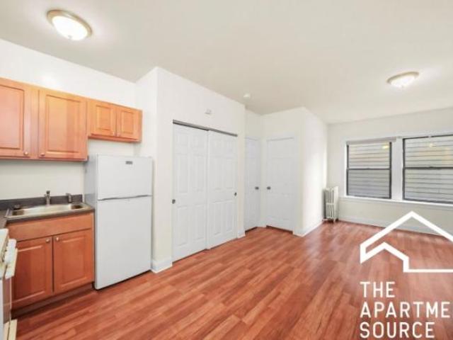 Studio, 1 bath, Condo 1742 N Humboldt Blvd