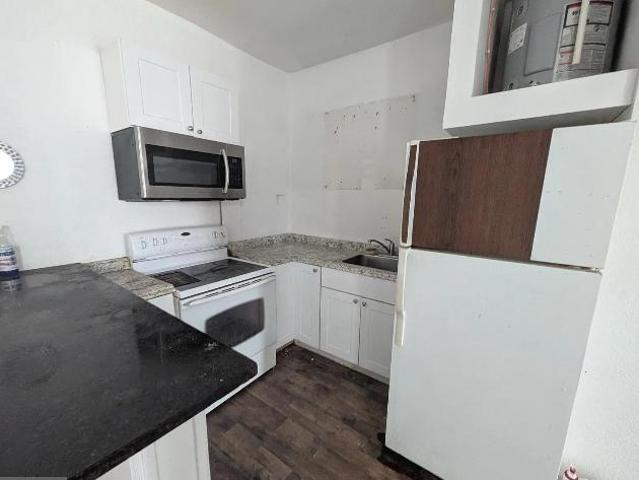 Studio, 1 bath, Condo 1746 Orthodox St