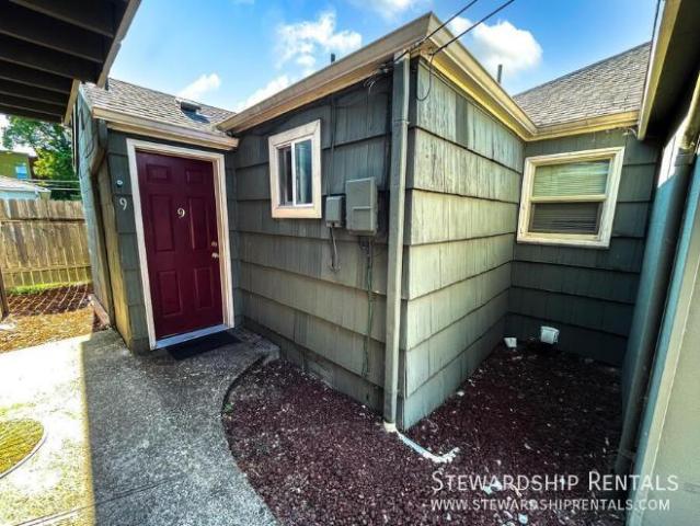 Studio, 1 bath, Condo 1793 Patterson Alley