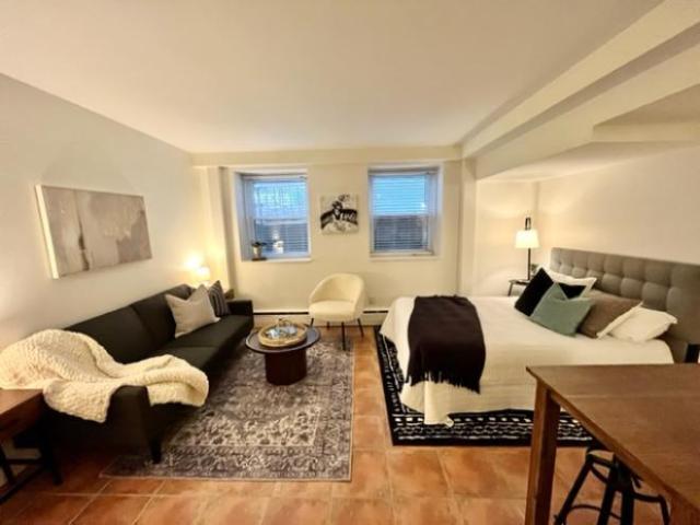 Studio, 1 bath, Condo 1800 Massachusetts Ave
