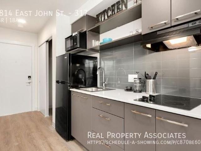Studio, 1 bath, Condo 1814 East John St