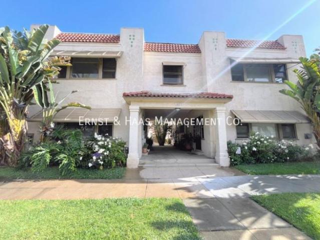 Studio, 1 bath, Condo 1823 E Appleton St