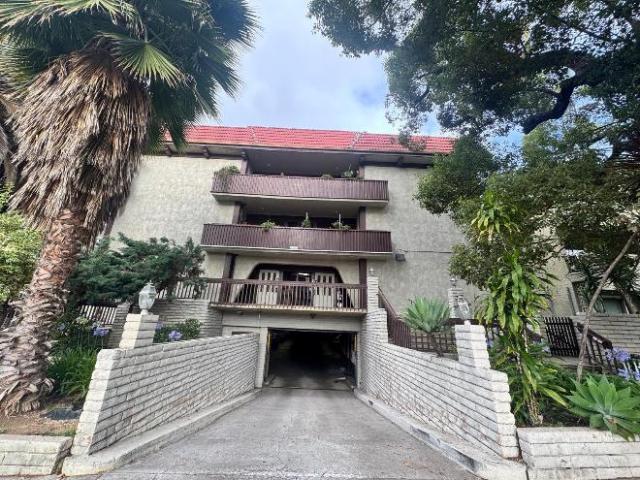 Studio, 1 bath, Condo 1825 N Gramercy Pl