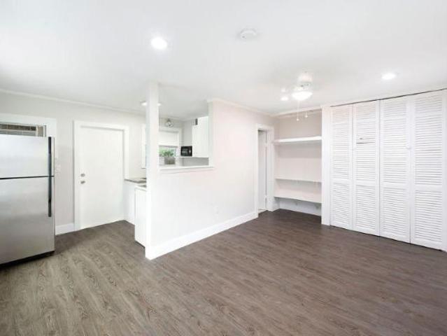Studio, 1 bath, Condo 1883 Smith Dr
