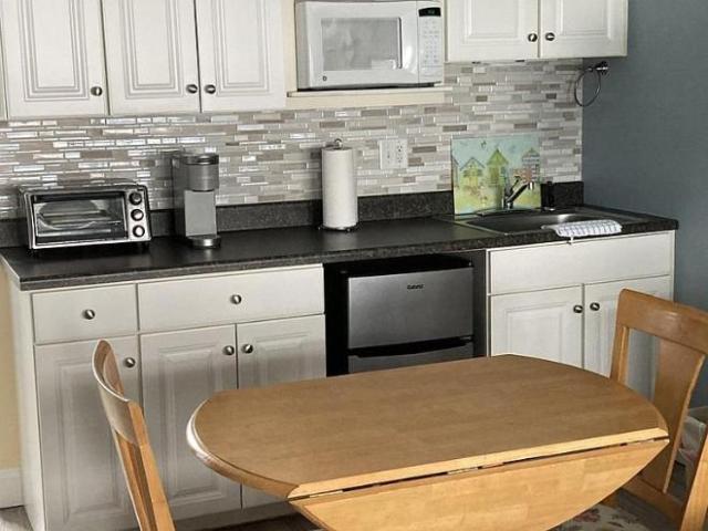 Studio, 1 bath, Condo 18 Ocean Blvd