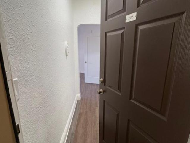 Studio, 1 bath, Condo 1900 26h Ave