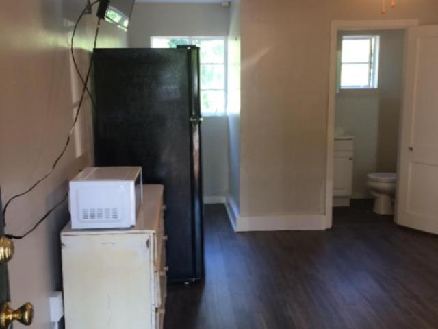 Studio, 1 bath, Condo 1939 Frederick St