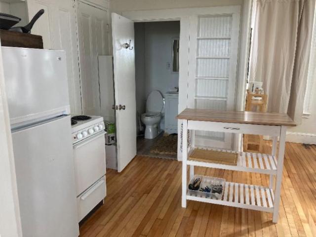 Studio, 1 bath, Condo 19 Crescent Street